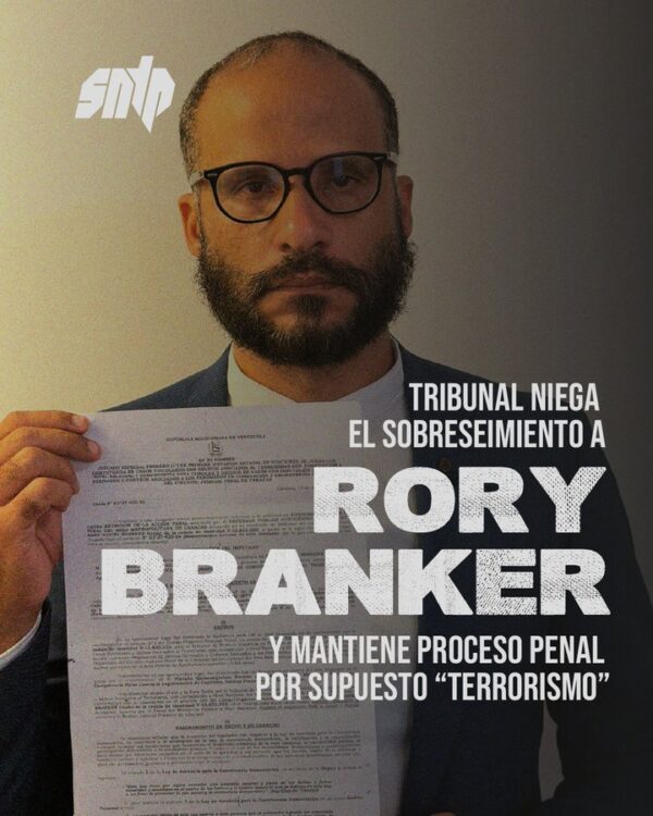 Niegan la libertad plena a Rory Branker, el editor de La Patilla que ...